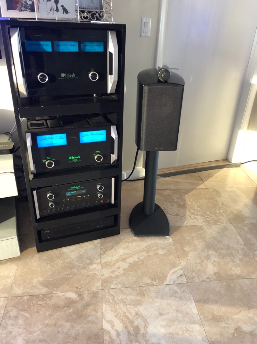 McIntosh MC-303 For Sale - US Audio Mart