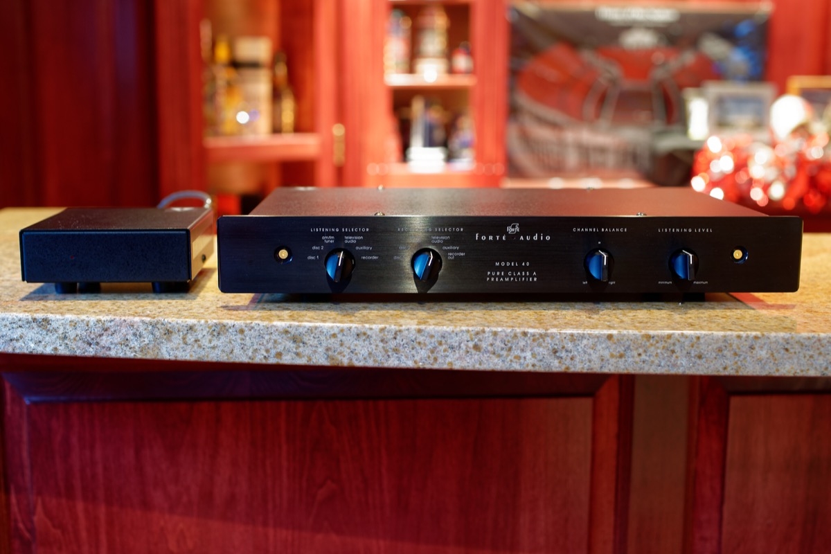 Forte F40 pure Class-A FET Linestage w/External Power Supply in STELLAR ...