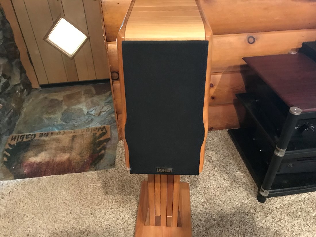 Usher RW729 Monitors with matching stands For Sale - US Audio Mart