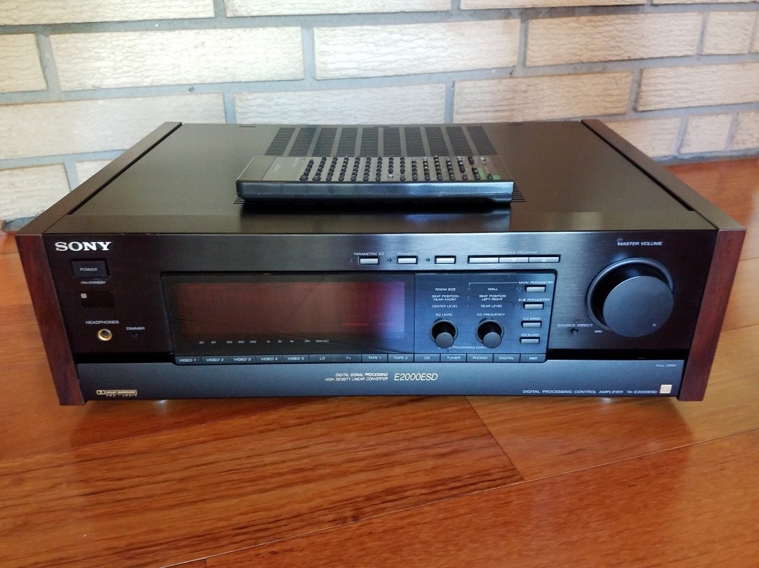 Sony ES TA-E2000ESD Preamplifier w/Remote For Sale - US Audio Mart