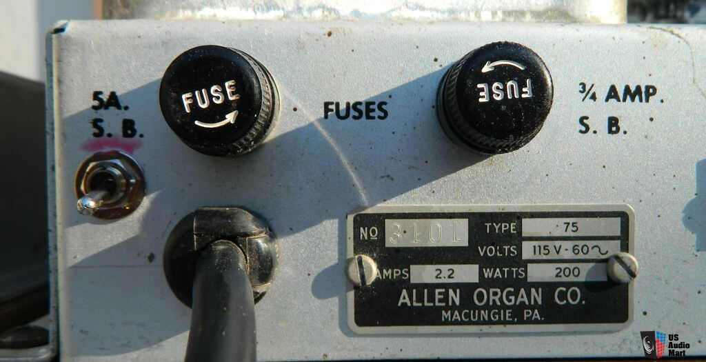 2 Allen Organ Model 75 Monoblock Amplifiers Photo #1017414 - UK Audio Mart