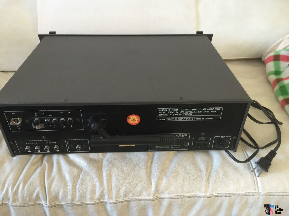 Rotel Vintage tuner RT-2000 Photo #1059110 - US Audio Mart