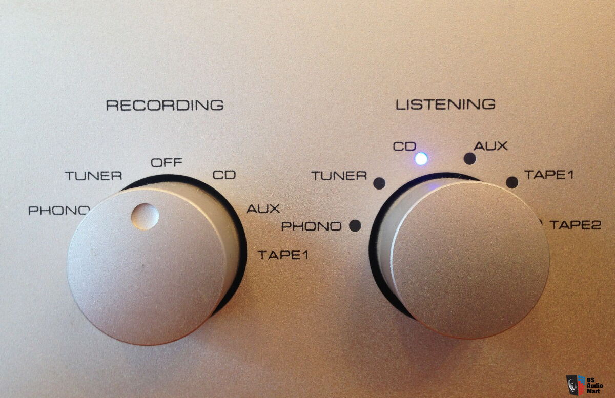 Rotel RC 1070 Preamp with nice Phono Stage - W/ Remote Photo #1160787 ...