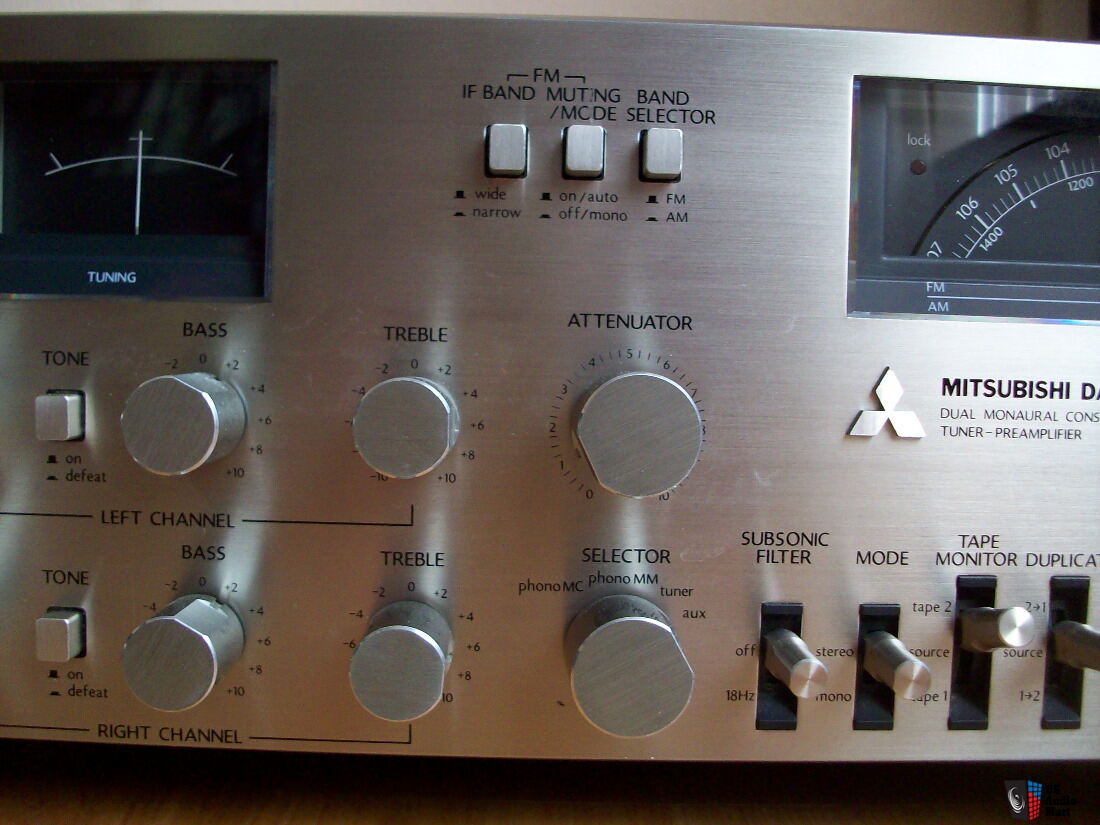 Mitsubishi DA-C20 Tuner/Pre amp and DA-A15DC 300W power amp Photo ...