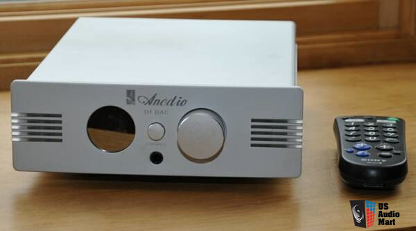 Anedio D1 DAC/Headphone amp- Mint-Free Shipping. Priced to sell For ...