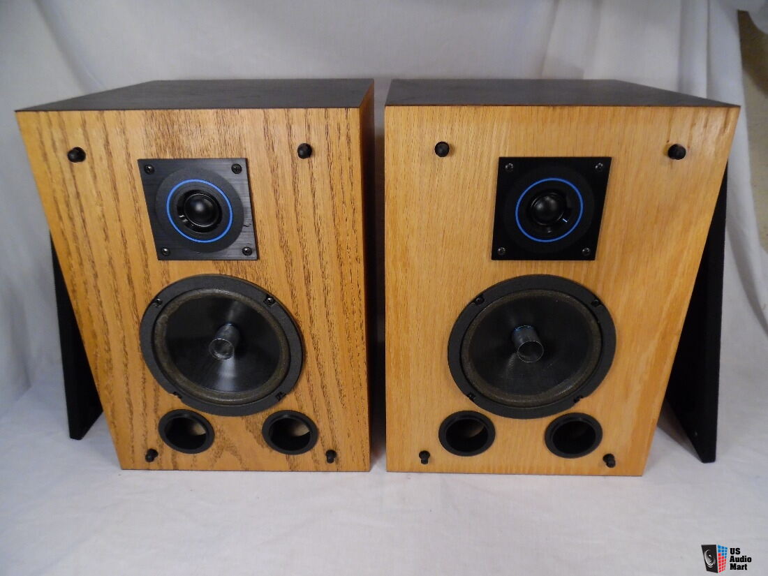 Hartley Compact Reference Monitor Speakers Photo #1306978 - US Audio Mart