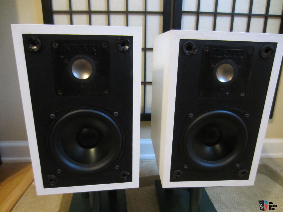 N.E.A.R. 10M Speakers. NEAR MINT, GREAT Sound, VERY RARE IN WHITE Photo ...