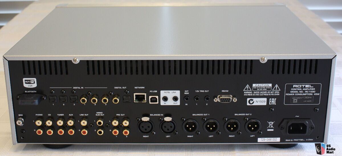 Rotel RC-1590 Pre Amp / DAC and RB-1590 Stereo Power amp. MINT ...