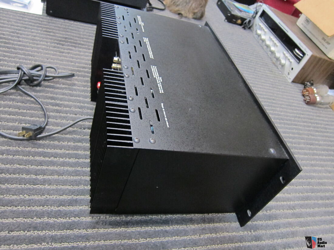 Adcom GFA-555 Stereo Power Amp, Rack Mount, Pristine Condition, Ex ...