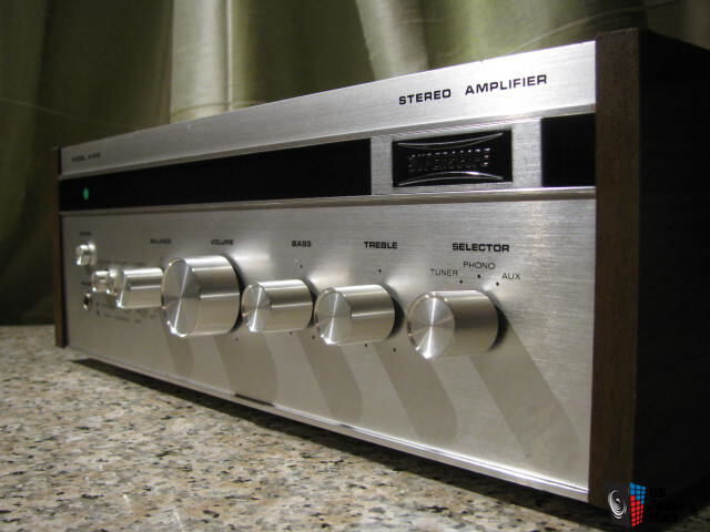 A Rare Little GEM! The Vintage Superscope A-245 Integrated Amplifier ...
