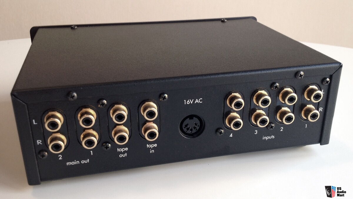 Monolithic Sound PA-1 Preamp & HC-1 Dual Mono Power Supply Photo ...