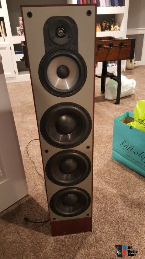 Paradigm Speakers With Integral Powered Subwoofers Monitor 90p V2 Used ...