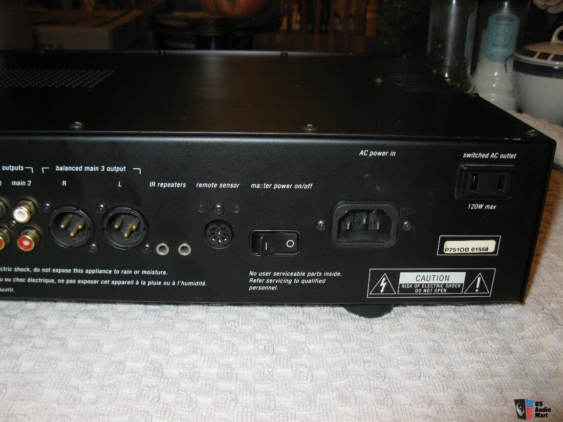 Adcom GFP 750 stereo preamp Photo #1504789 - US Audio Mart