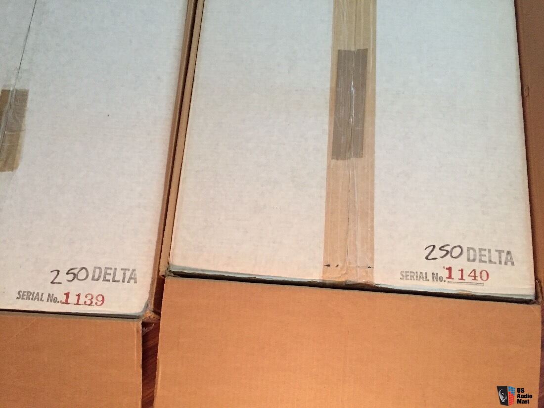 PS Audio Delta 250 Mono Block Sequentially-Numbered Amps MINT Condition ...