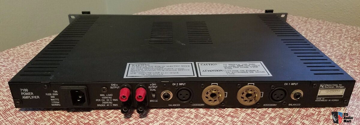 Electro-Voice EV 7100 amplifier 2x75 watts at 8 ohms 2x100 watts at 4 ...