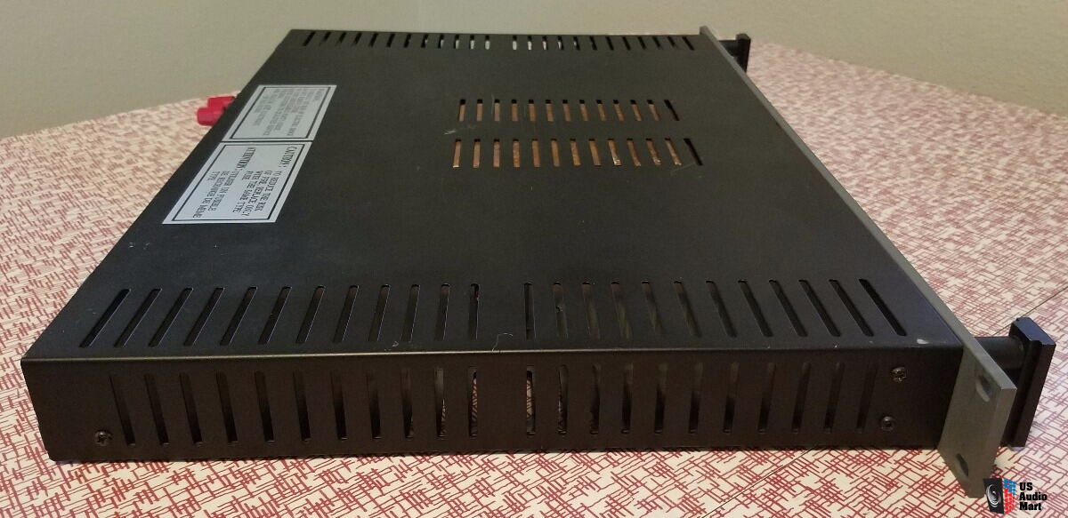 Electro-Voice EV 7100 amplifier 2x75 watts at 8 ohms 2x100 watts at 4 ...