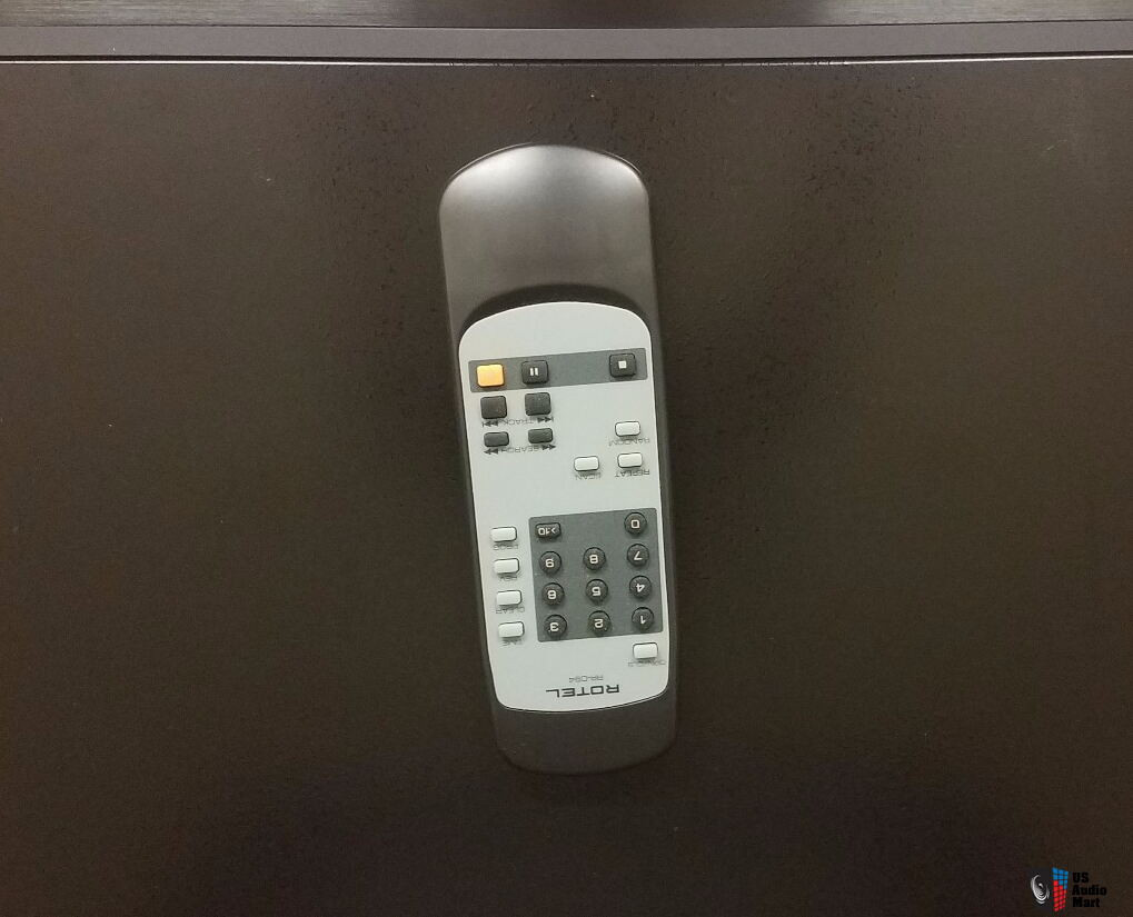 Rotel RCD 1072 CD Player with Original Remote Photo #1649720 - US Audio ...