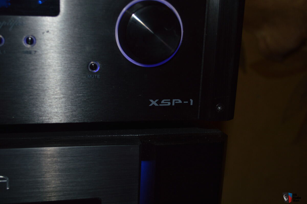 Emotiva XPR-2 power amp and optional XSP-1 Gen 2 pre-amp. Mint! Photo ...