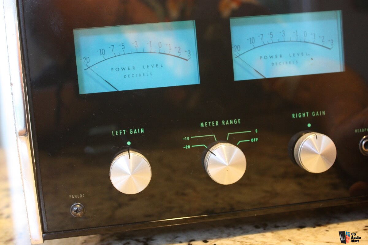 Classic McIntosh MC2105 Amplifier for sale MC 2015, MC-2105 Amp Photo ...