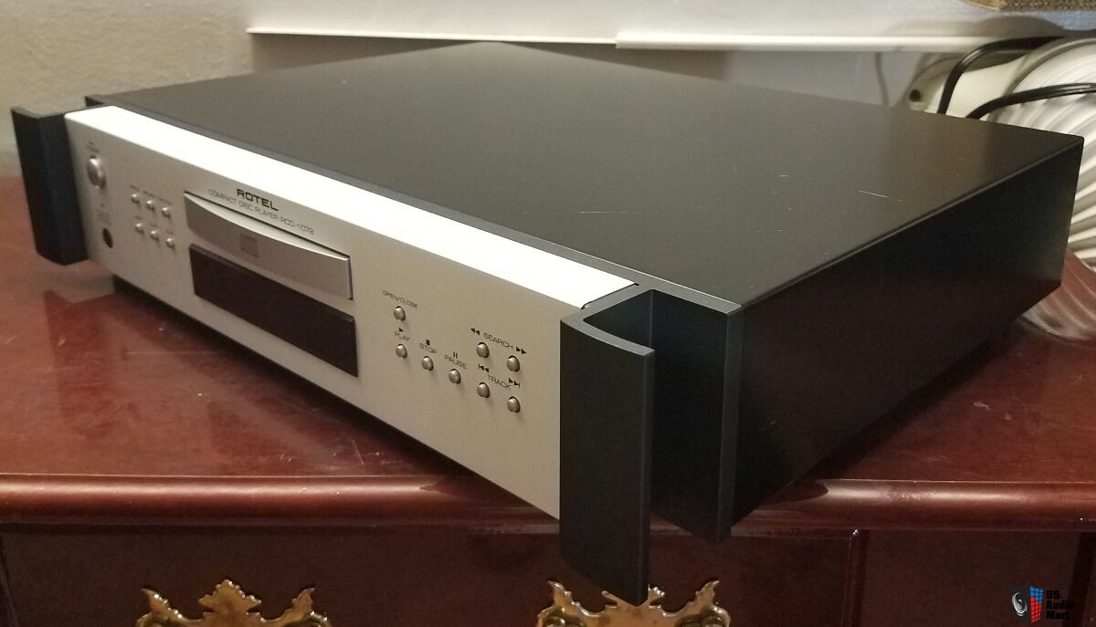 Rotel RCD 1072 CD Player in Silver Photo #1772105 - Canuck Audio Mart