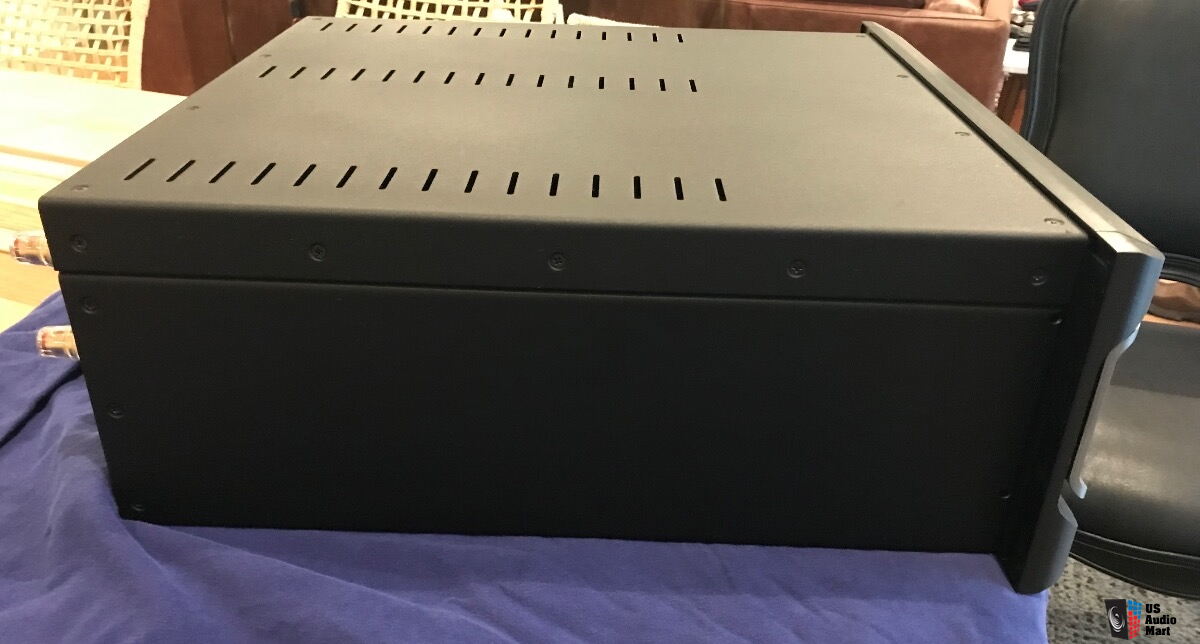 Classe CT-2300 (equivalent to CA-2300) 300W per channel amplifier Photo ...