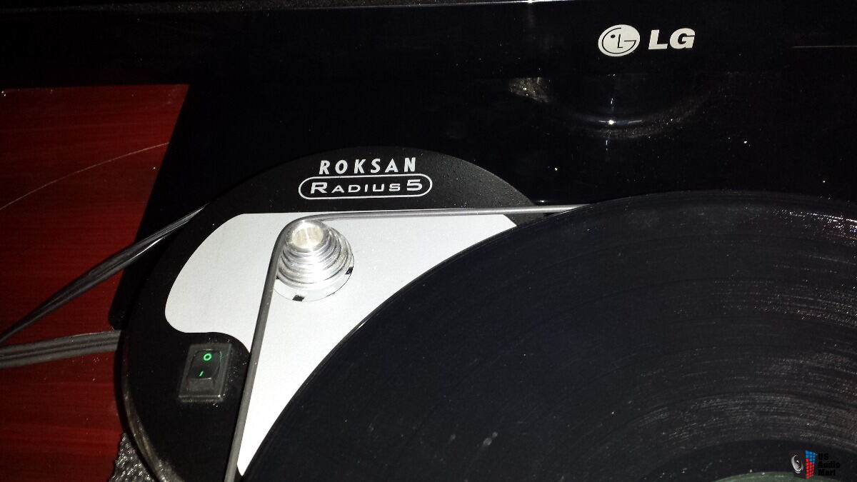 Roksan Radius 5 turntable with NIMA Tonearm Photo #1788044 - US Audio Mart