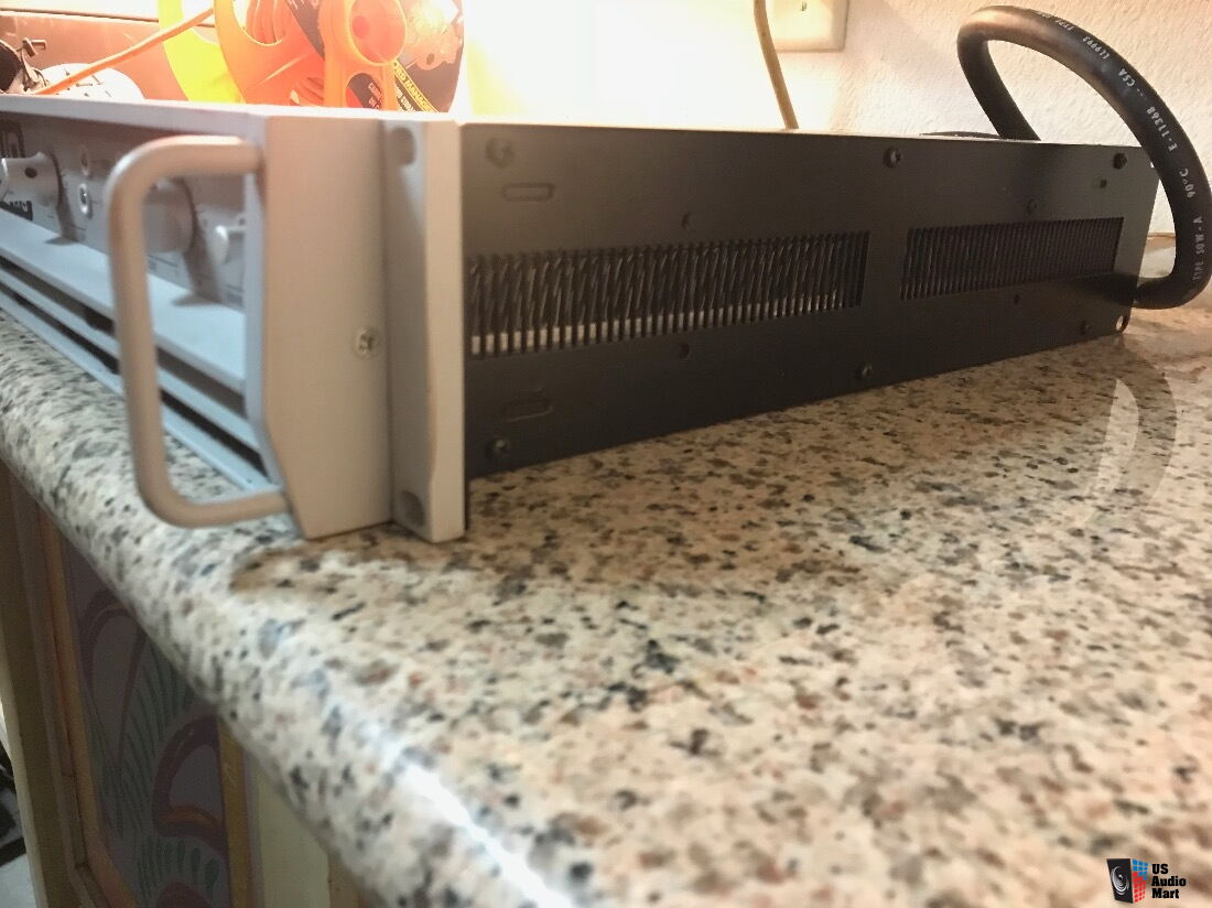 Crown Macro-Tech 24X6/2400P Power Amplifier Photo #1813181 - US Audio Mart