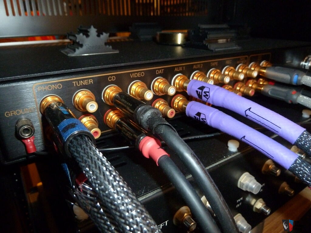 Usher P307 preamplifier Photo #1813926 - UK Audio Mart