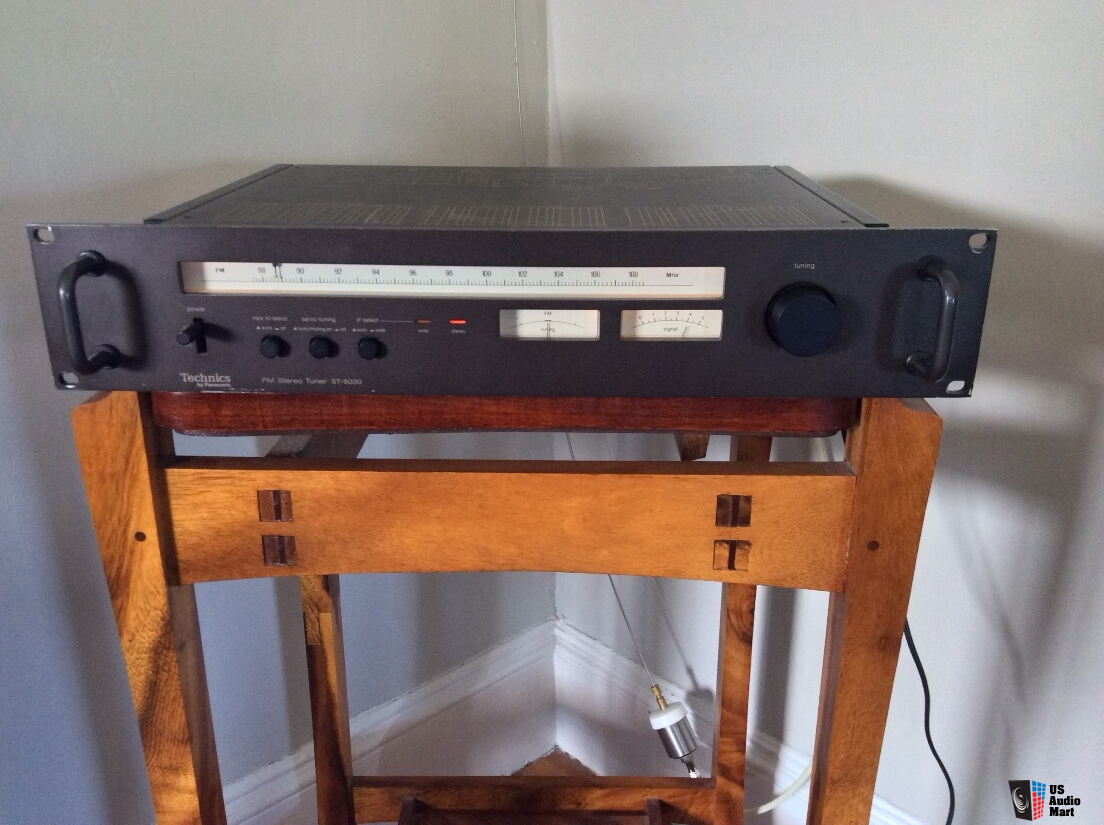 Technics 9030 fm tuner Photo #1834421 - UK Audio Mart