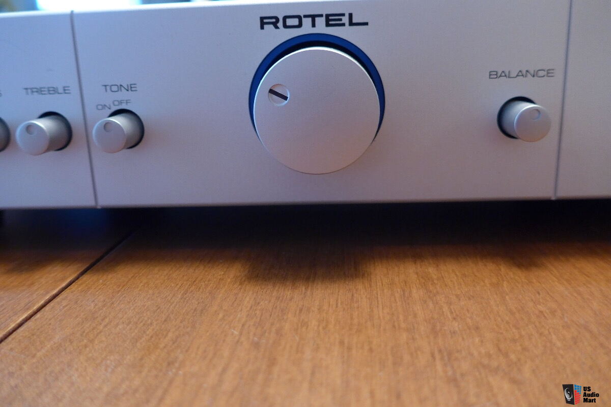 Rotel RA-02 Integrated Amplifier w/ phono stage Photo #1859718 - US ...