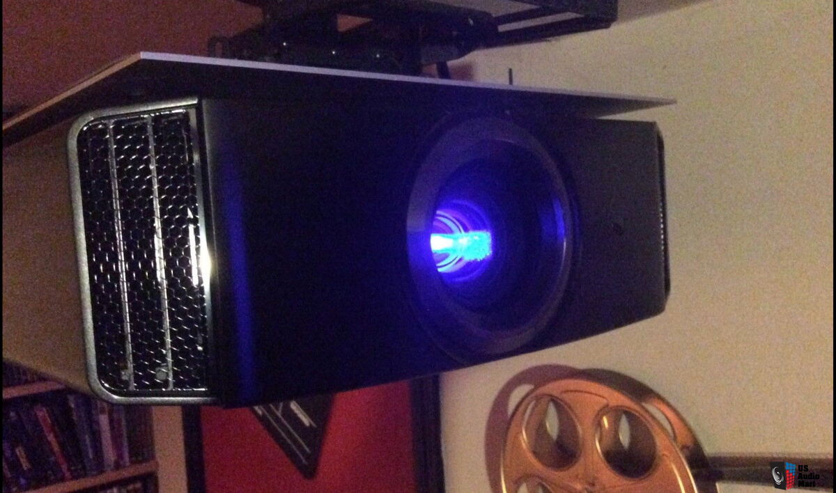 JVC DLA-X570R DILA Projector with LOTS of Warranty Left. Includes 3D ...