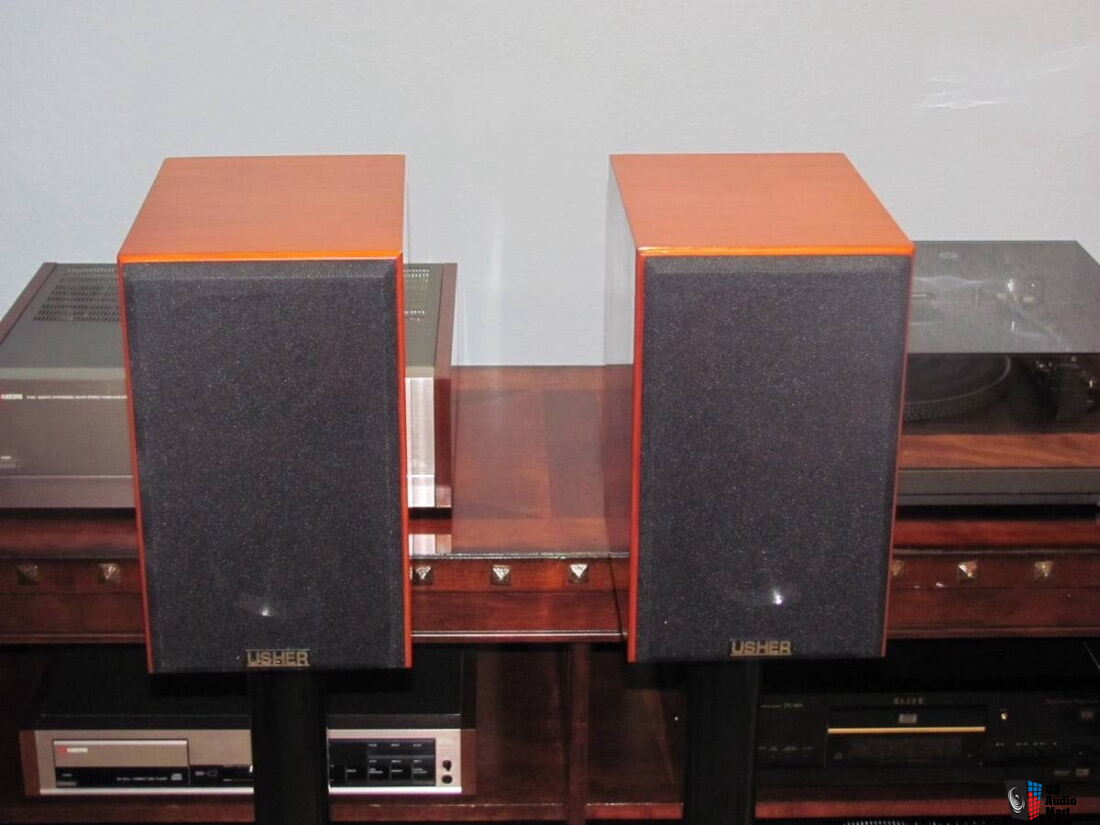 Beautiful Usher S-520 Bookshelf Speakers Photo #1917829 - US Audio Mart