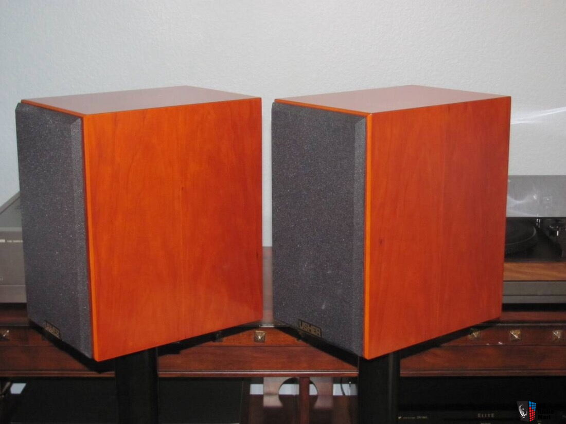 Beautiful Usher S-520 Bookshelf Speakers Photo #1917835 - US Audio Mart