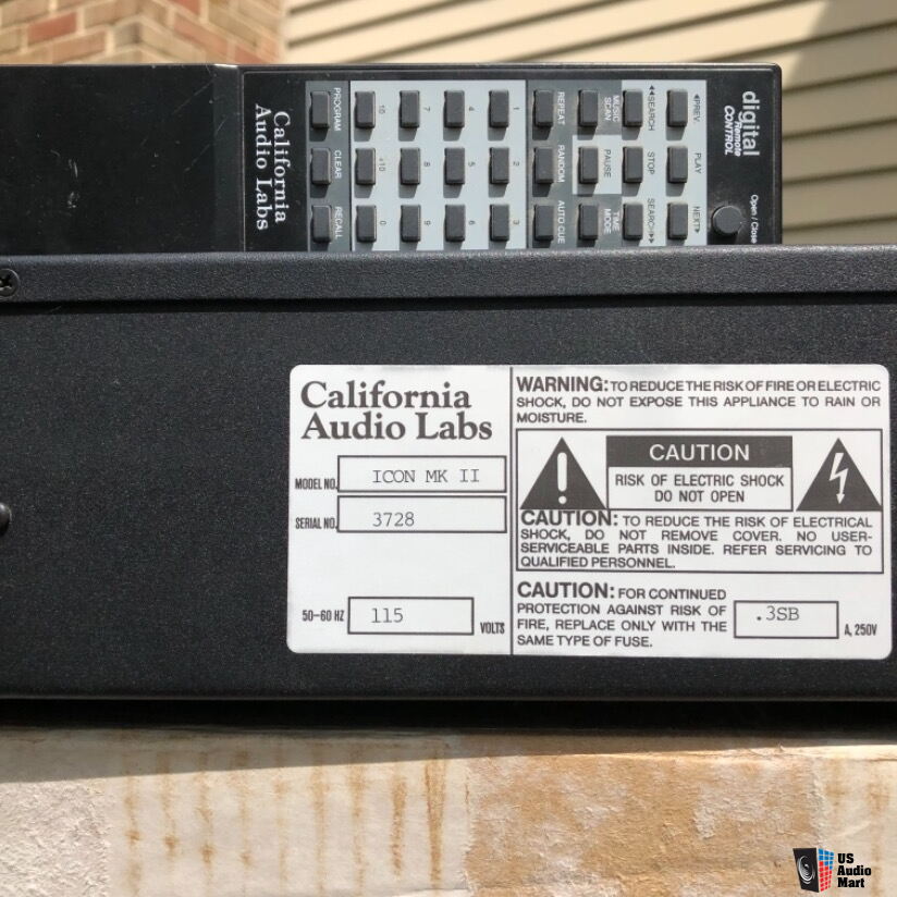 CAL / California Audio Labs Icon II compact disc player (local demo and ...