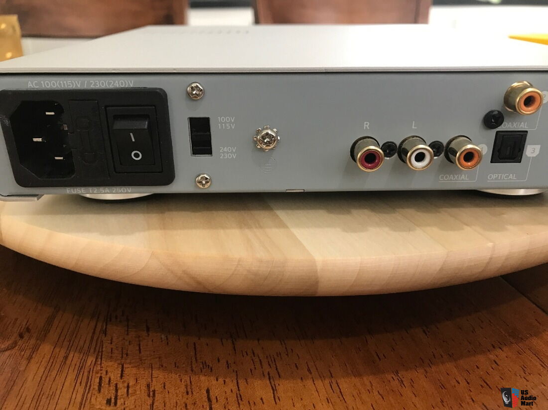 Nuforce DAC80 - Awesomely smooth & detailed remote preamp DAC Photo ...