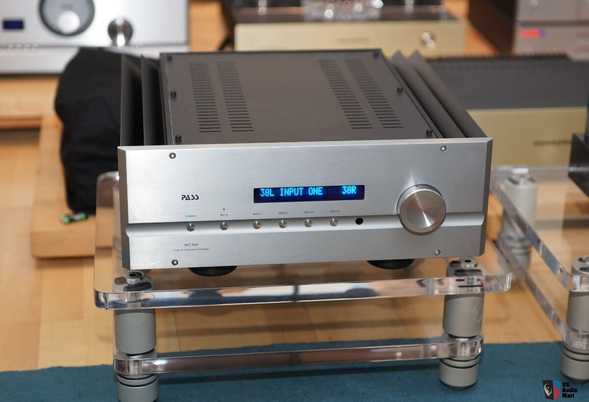 Pass Labs INT30A class A integrated amp Photo #2043332 - US Audio Mart