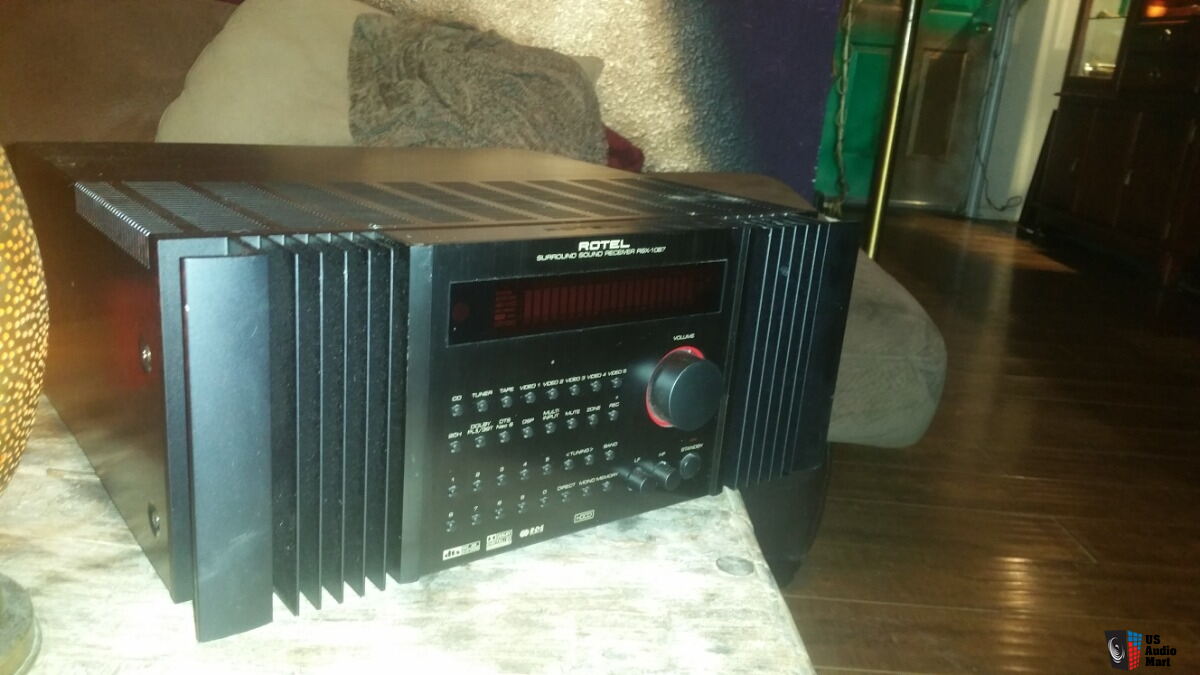 Rotel 1067 MINT 2 remotes... went for over 2K really nice heart for a ...