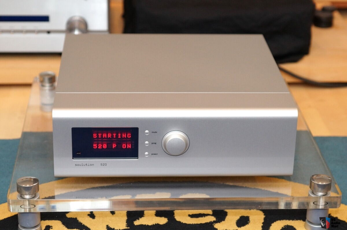 Soulution 520 preamp with MC phono Photo #2089876 - US Audio Mart