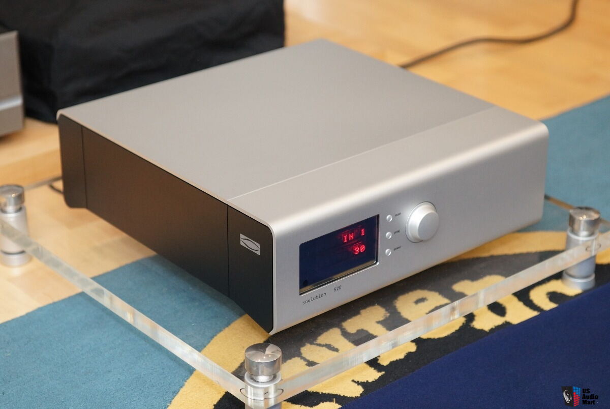 Soulution 520 preamp with MC phono Photo #2089876 - US Audio Mart