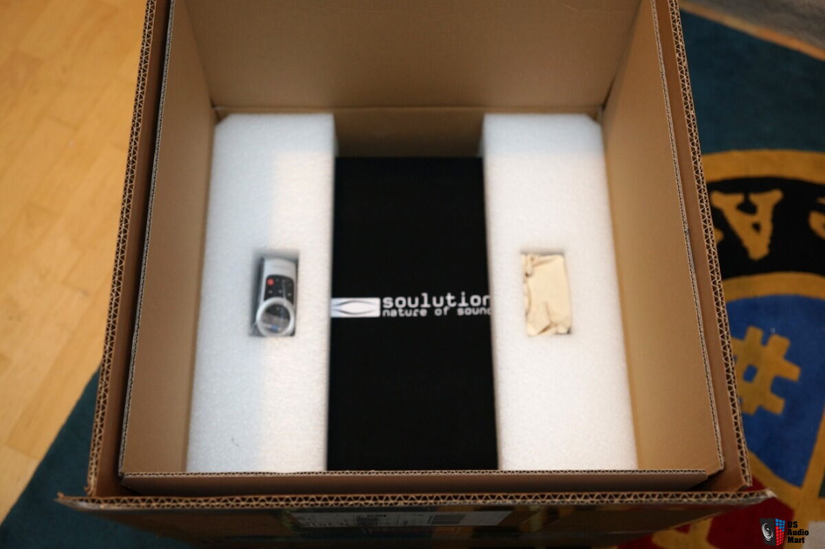 Soulution 520 preamp with MC phono Photo #2089876 - US Audio Mart