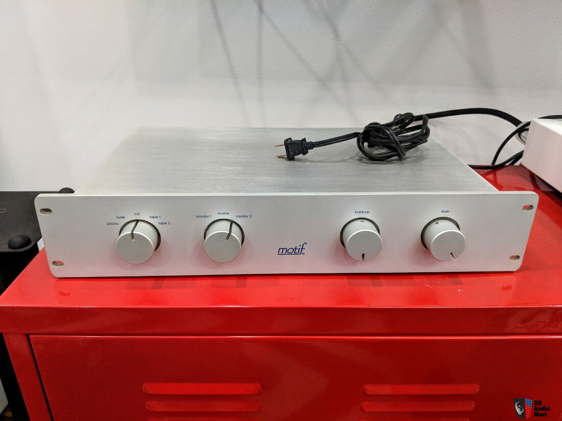 Conrad Johnson Motif MC-8 Pre-Amplifier - WONDERFUL Condition, AMAZING ...