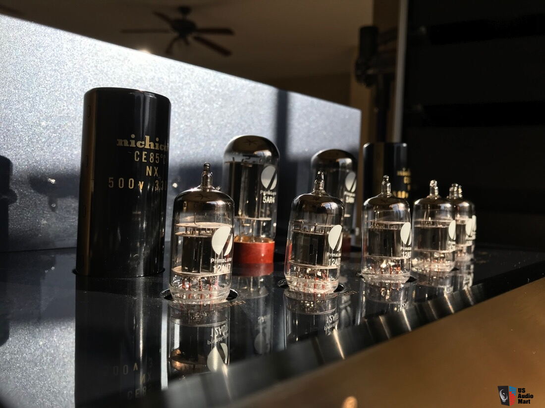 Primaluna Dialogue Premium Preamplifier Photo #2162062 - US Audio Mart
