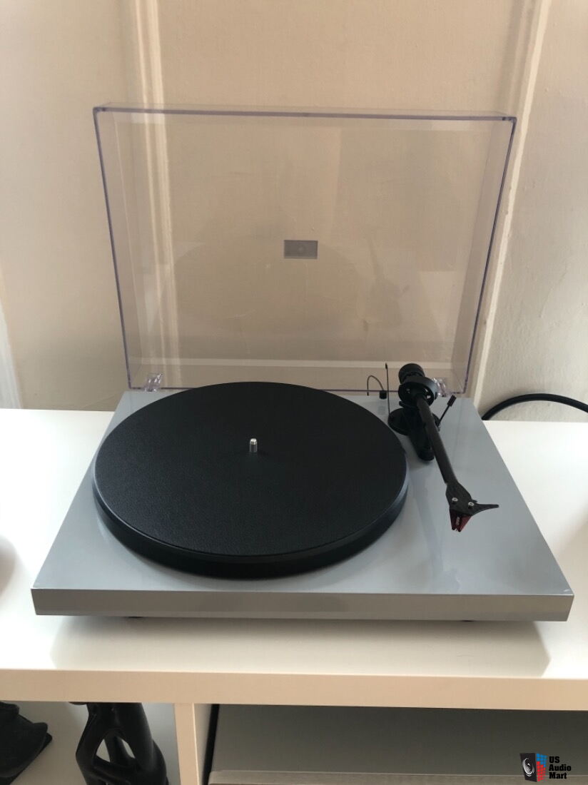 Pro-ject Debut Carbon w/ brand new Ortofon 2M Red Needle - $310 For ...