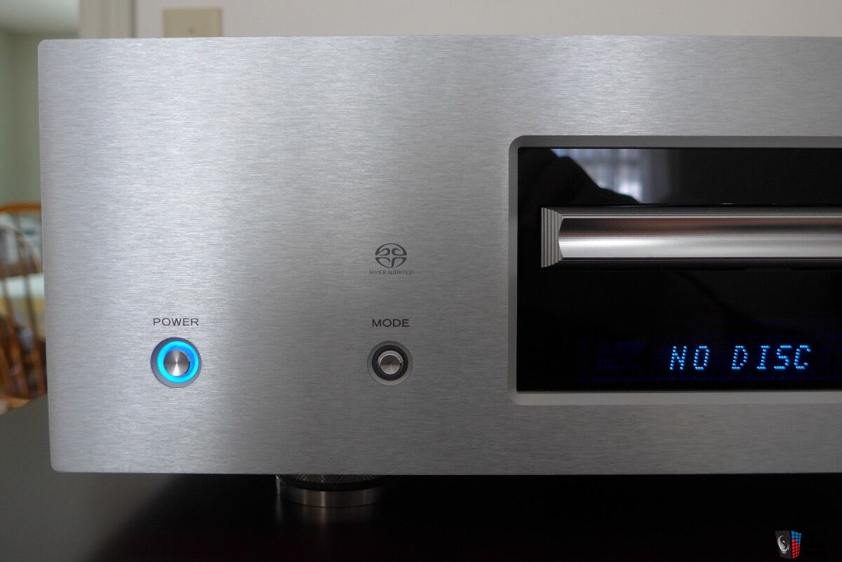 Esoteric X05 SACD CD Player - SILVER Photo #2183818 - US Audio Mart