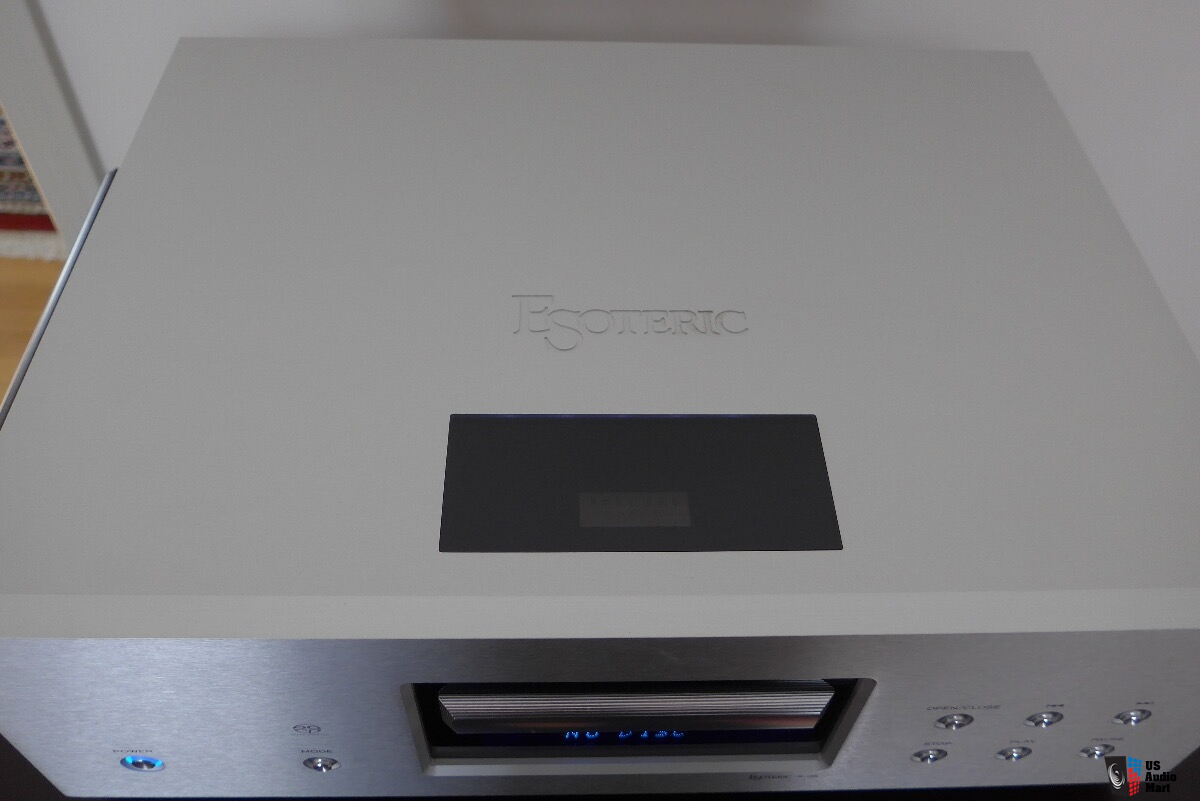 Esoteric X05 SACD CD Player - SILVER Photo #2183818 - US Audio Mart
