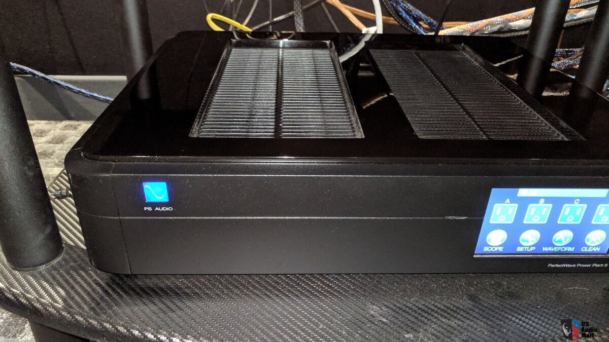 PS Audio P5 power plant with papers, cord, and box Photo #2260082 - US ...
