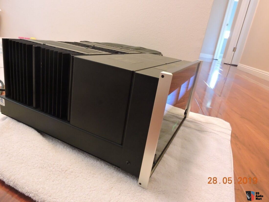 McIntosh MC205 5x200 W per channel Power Amplifier in gorgeous ...