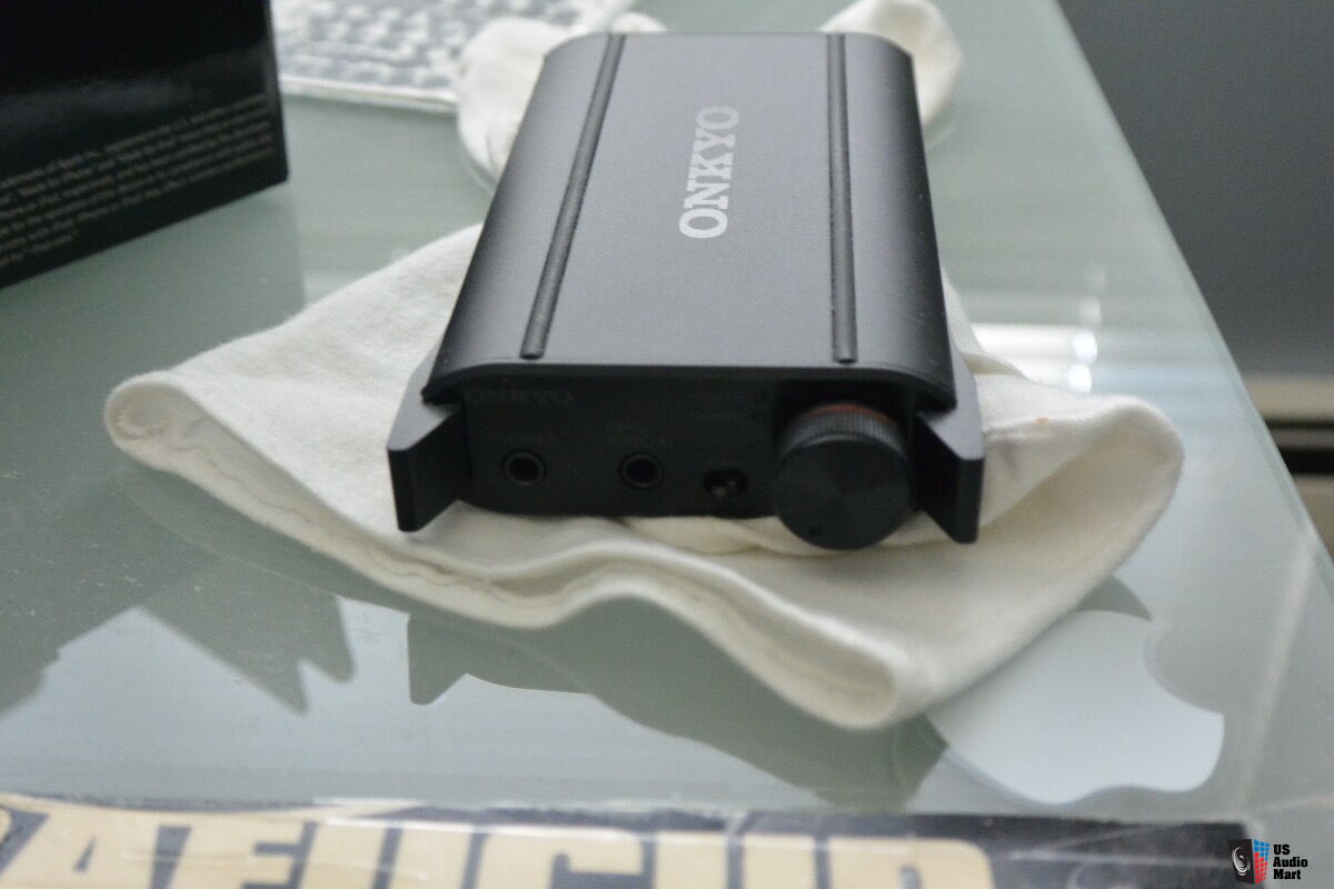 Onkyo dac-ha200 USB headphone DAC amplifier Photo #2310787 - US Audio Mart