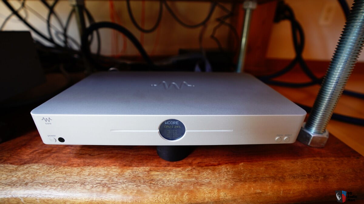 Waversa System WCORE ROON server and audiophle Ethernet switch Photo ...
