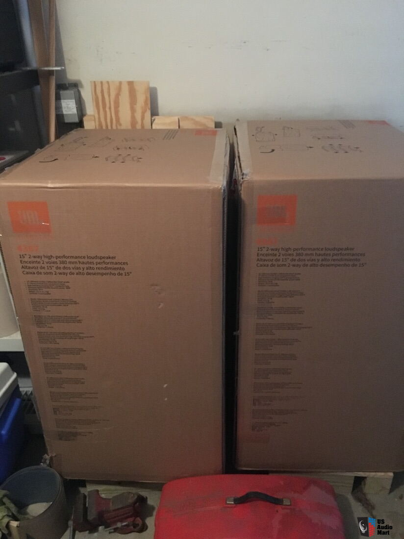 MINT JBL 4367 Studio Monitors - Walnut Photo #2335297 - Canuck Audio Mart